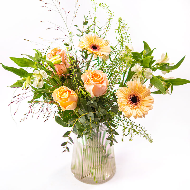 Aprikos bukett med rosor & germini | Betala med Swish | Euroflorist